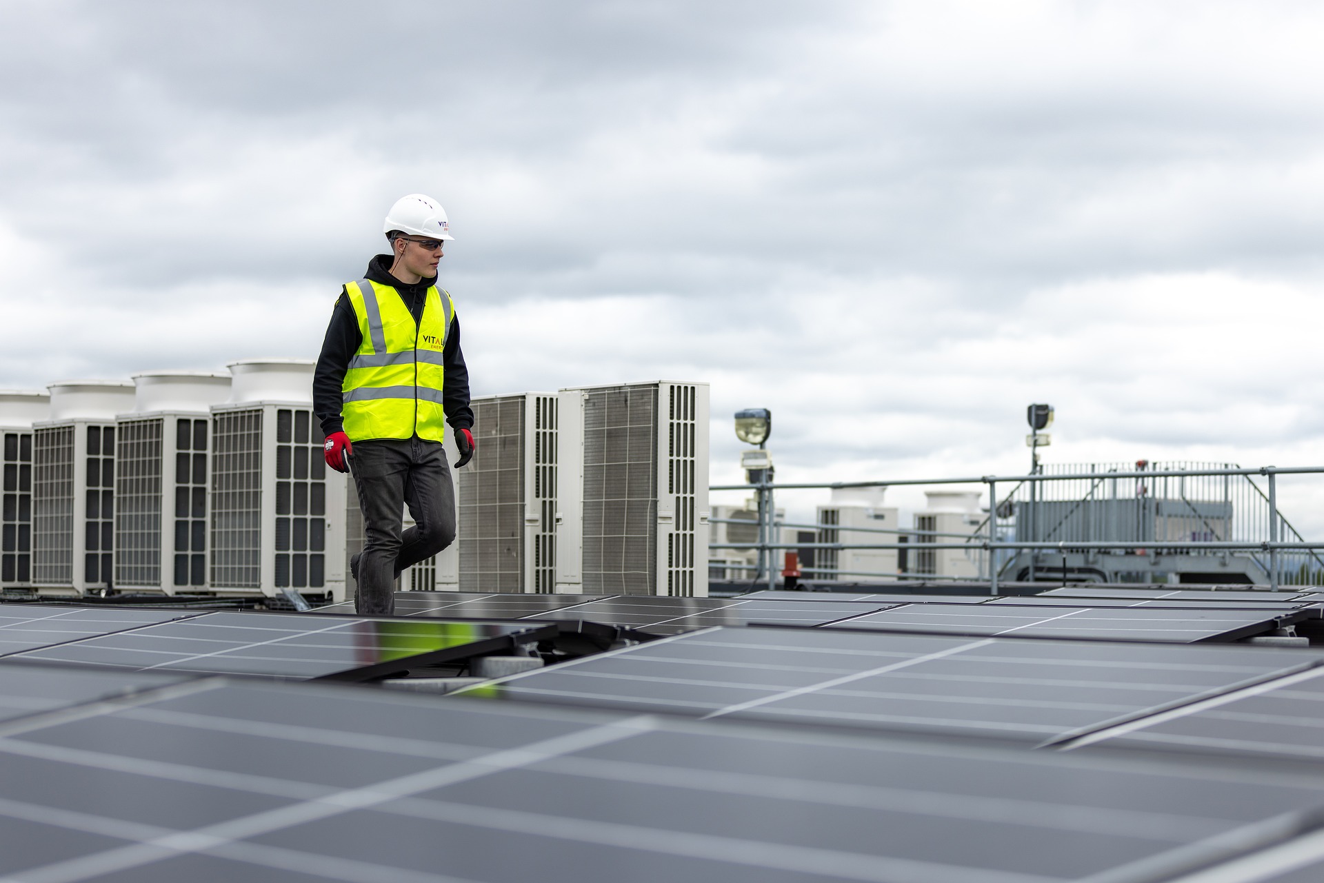 New economic thinking maps route to low-carbon future · GreenFutures
