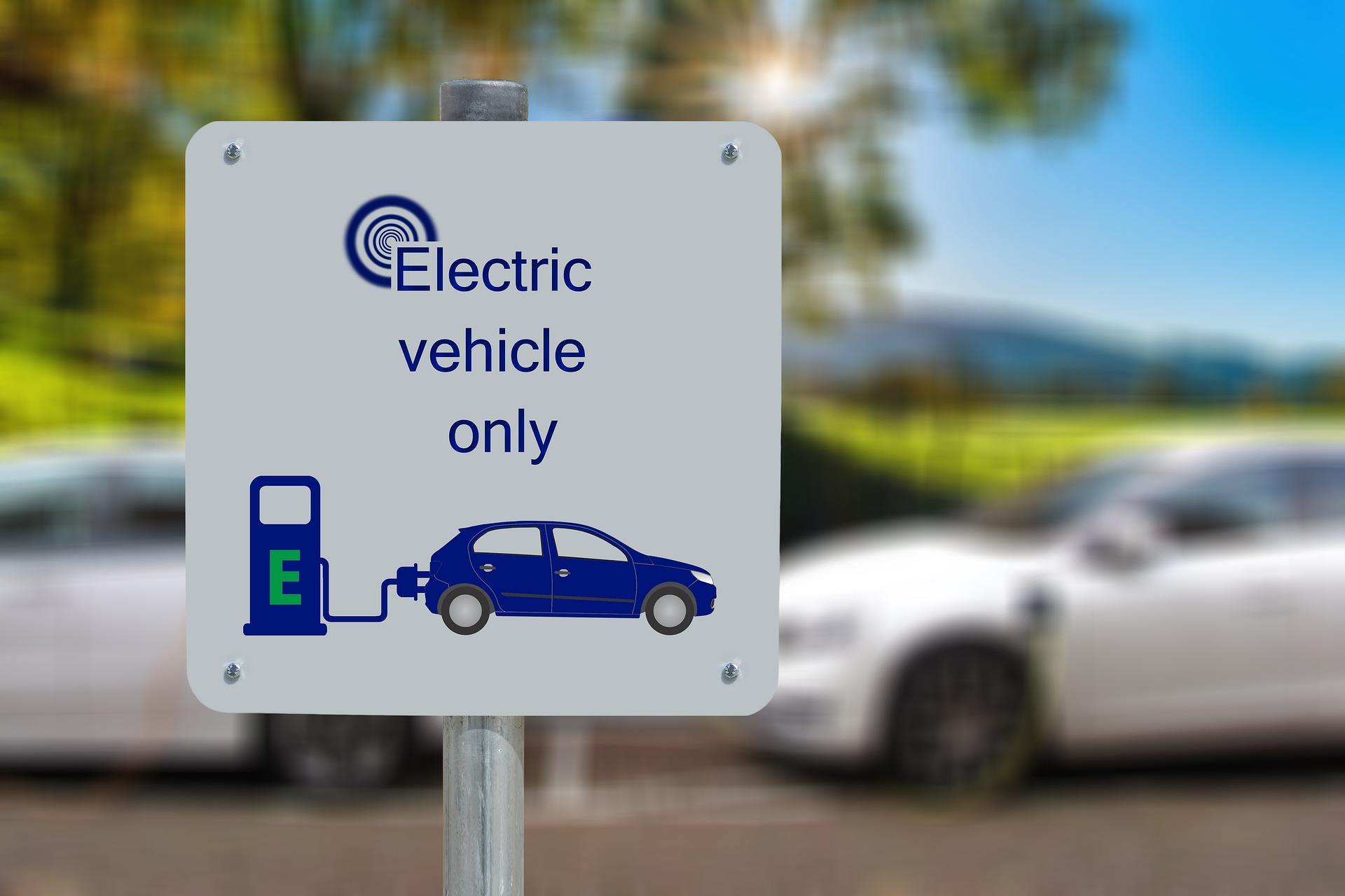 Signs of ‘tipping point’ to electric vehicles in UK used car market ...